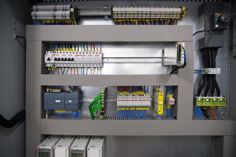 Industrial electrical panel: concept, functions, benefits and pricing ...